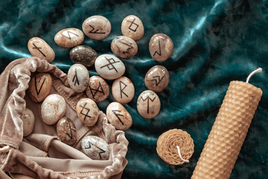 Poradna kartářky a vědmy Helen Stanku