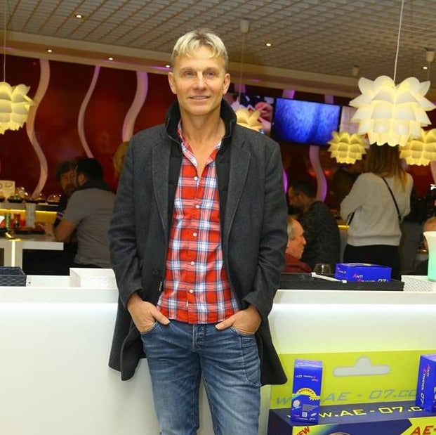 Hádejte jak získal Martin Maxa přízeň objektu své vášně!Kartářky světla